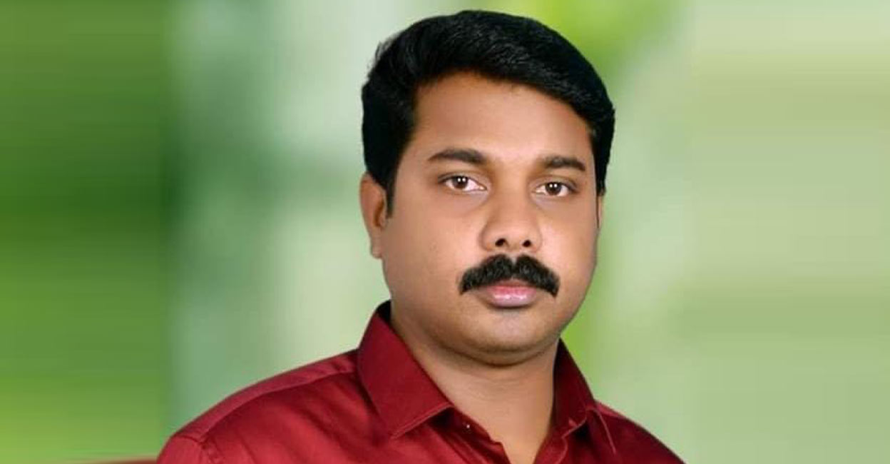 കൊല്ലത്ത് ബൈക്കുകൾ കൂട്ടിയിടിച്ചു തീ പിടിച്ചു ഒമാൻ പ്രവാസി അന്തരിച്ചു ...