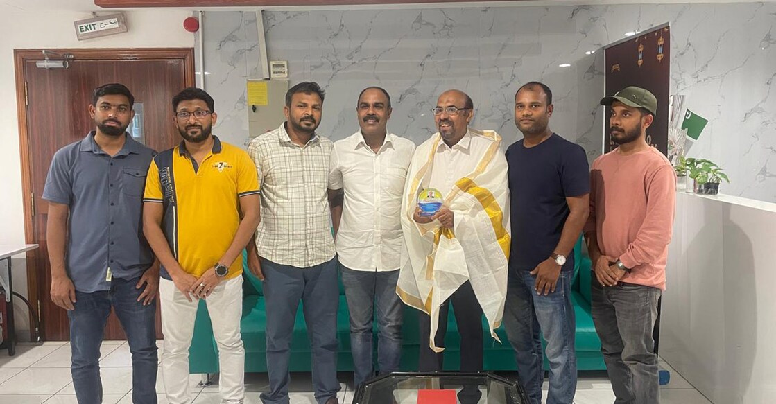 38 വർഷത്തെ പ്രവാസ ജീവിതം; ഉബൈദ് ചേറ്റുവയെ ആദരിച്ചു