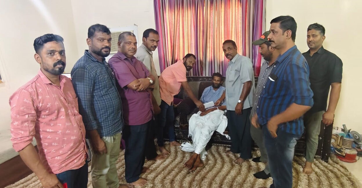 പക്ഷാഘാതം: കണ്ണൂർ സ്വദേശിക്ക് കേളിയുടെ സഹായ ഹസ്തം - Keli Community ...