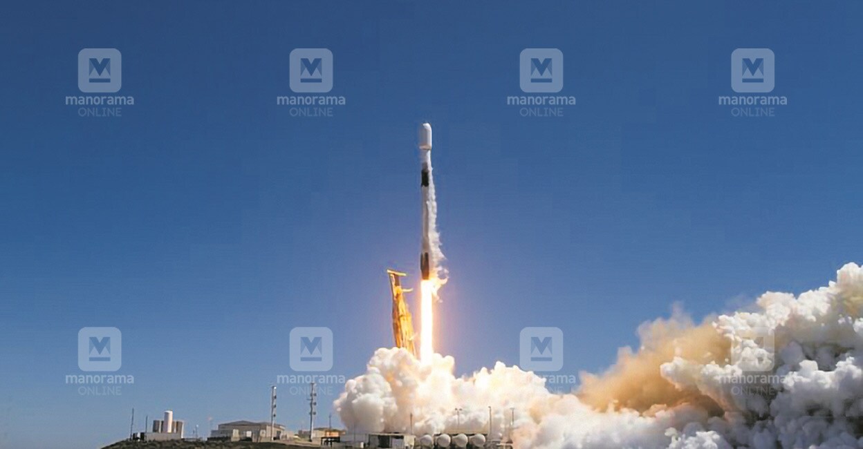 യുഎഇയുടെ ആദ്യ ലോ ഓർബിറ്റ് ഉപഗ്രഹം ഭ്രമണപഥത്തിൽ‌ പ്രകൃതി ദുരന്തം മു ...