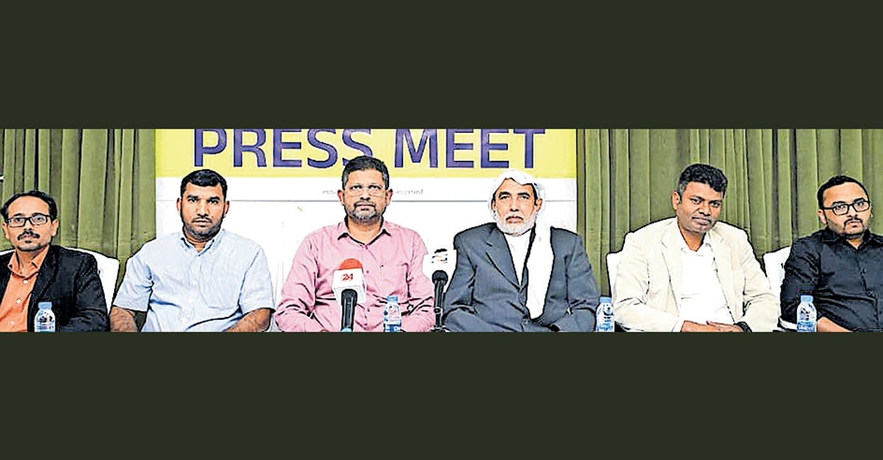 ശിഹാബുദ്ദീൻ പൊയ്ത്തുംകടവിന് ഇസ്‌ലാമിക് സെന്റർ സാഹിത്യ അവാർഡ് - Writer ...