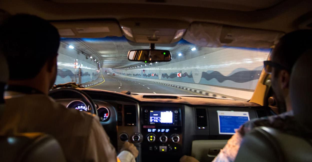 മണിക്കൂറില്‍ 200 കിലോമീറ്റര്‍ വേഗതയില്‍ ചീറിപാ‍ഞ്ഞു; വൈറലായി വിഡിയോ, പിന്നാലെ അതിവേഗ നടപടിയുമായി ...