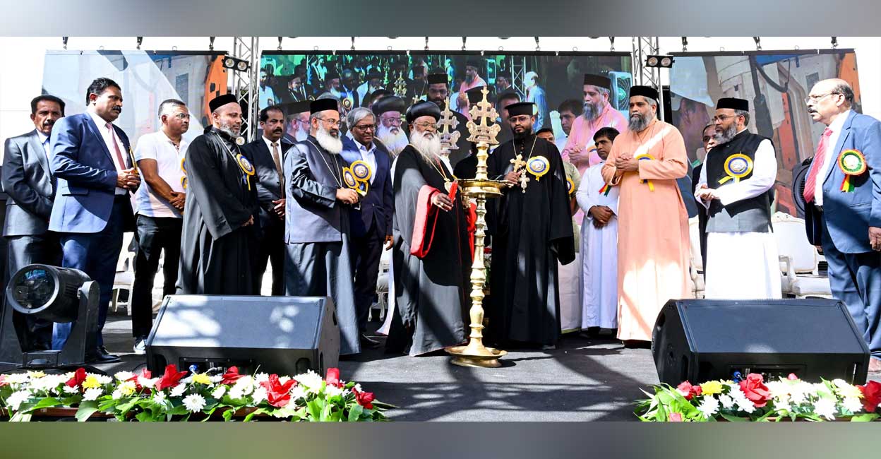 മനുഷ്യർ പരസ്പരം കരുതുകയും പങ്കിടുകയും ചെയ്യുന്ന സമൂഹമായിരിക്കണം ...