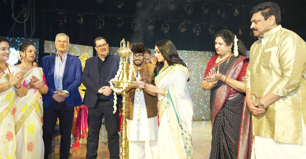 എലൈറ്റ് ഫെസ്റ്റ് 2025 സമദാനിയും കാവ്യാമാധവനും പങ്കെടുത്തു - Kavya Madhavan Attended Elite Fest ...