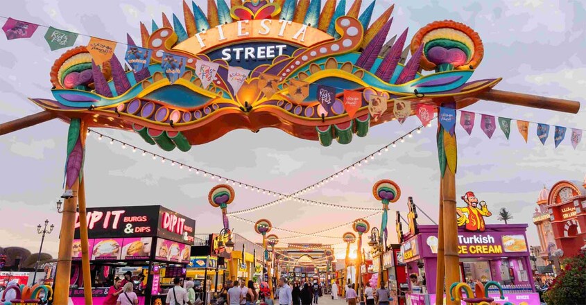 ലോകത്തിന്റെ വിസ്മയകാഴ്ചകൾ തീർത്ത് ദുബായിലെ ഗ്ലോബൽ വില്ലേജ് അതിന്റെ 30 ...