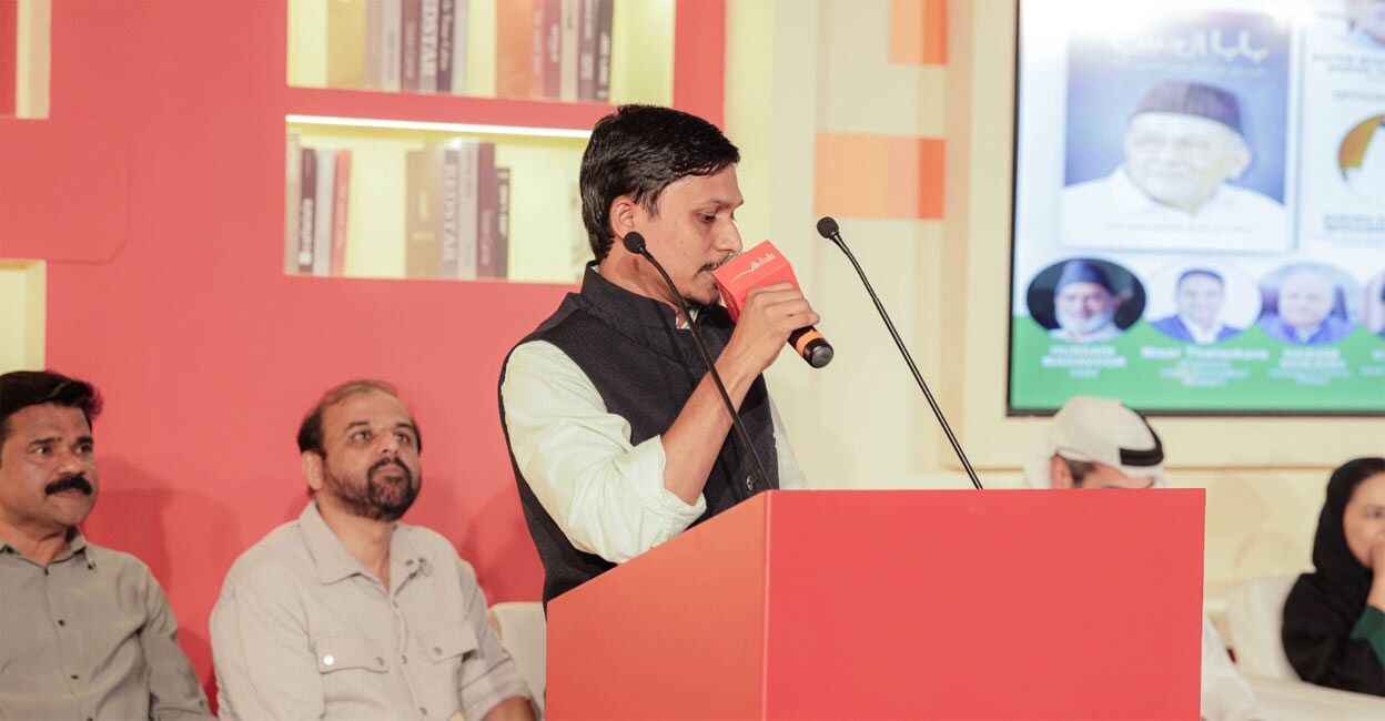 ബാബൽ ഹബീബ് പ്രകാശനം ചെയ്തു - Arabic Edition Of Priyappetta Bappa ...