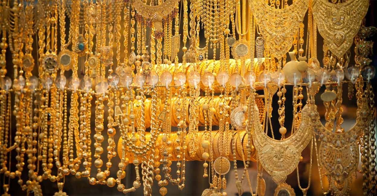 സ്വർണാഭരണ ഇടപാടുകൾക്ക് നേരിട്ട് പണം ഉപയോഗിക്കുന്നതിന് വിലക്ക്; സുപ്രധാന തീരുമാനവുമായി ഗൾഫ് ...