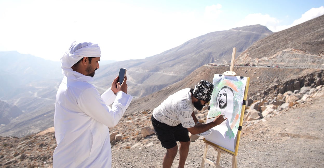 ഓരോ എമിറേറ്റിലെയും മണൽ ചേർത്ത് മലയാളിയുടെ ചിത്രം; അപൂർവ സ്വപ്നത്തിന് ...
