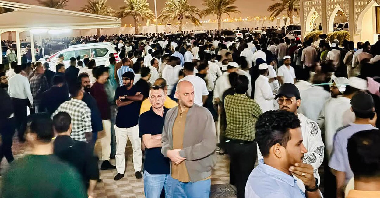 മുഹമ്മദ് ഈസക്ക് കണ്ണീരോടെ വിടചൊല്ലി ഖത്തറിലെ പ്രവാസ സമൂഹം - Death prayer of K Muhammad Isa ...