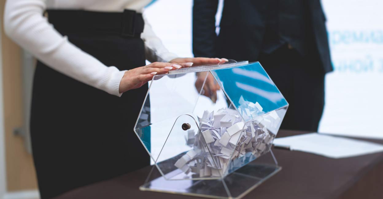 കുവൈത്ത് ഷോപ്പിങ് ഫെസ്റ്റിവൽ നറുക്കെടുപ്പ് തട്ടിപ്പ്കേസ് സംബന്ധിച്ച് ...