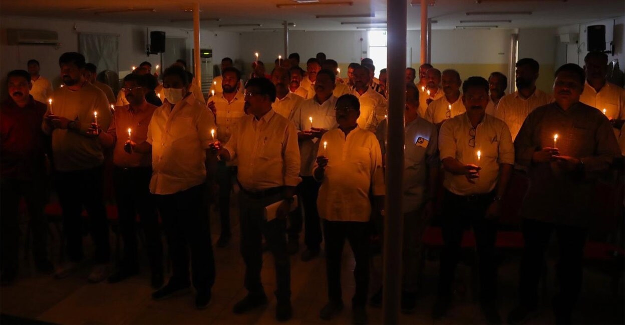 പെഹൽഗാമിൽ ജീവൻ പൊലിഞ്ഞവർക്ക്‌ ആദരാഞ്ജലി അർപ്പിച്ച് ഒഐസിസി കുവൈത്ത് ...