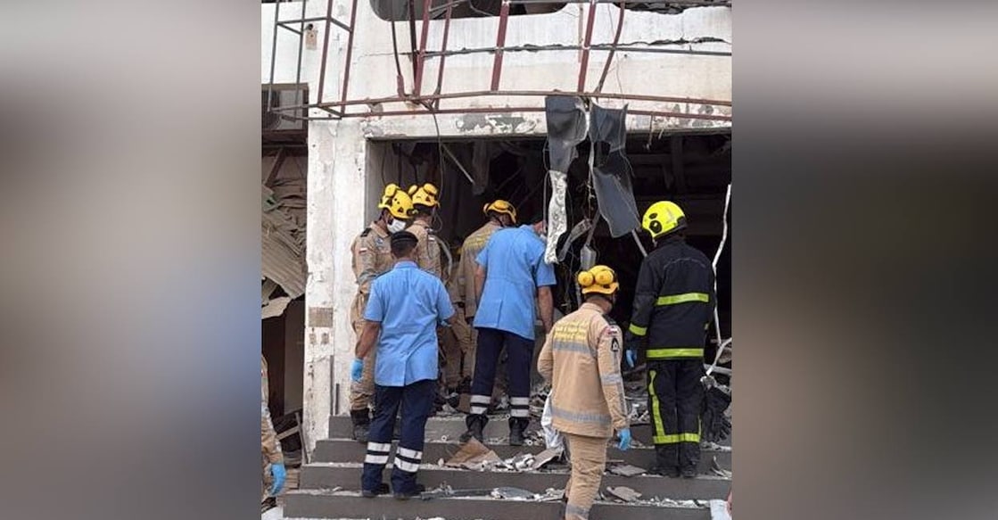 റസ്റ്ററന്റിൽ ഗ്യാസ് സിലിണ്ടർ പൊട്ടിത്തെറിച്ച് സ്ഫോടനം കെട്ടിടം തകർന്ന് ...