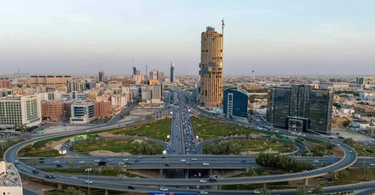 കേരളത്തിലെ റോഡുകൾ തകരുന്നത് തടയാൻ ‘സൗദി മോഡൽ’ വേണമെന്ന് പ്രവാസിക ...