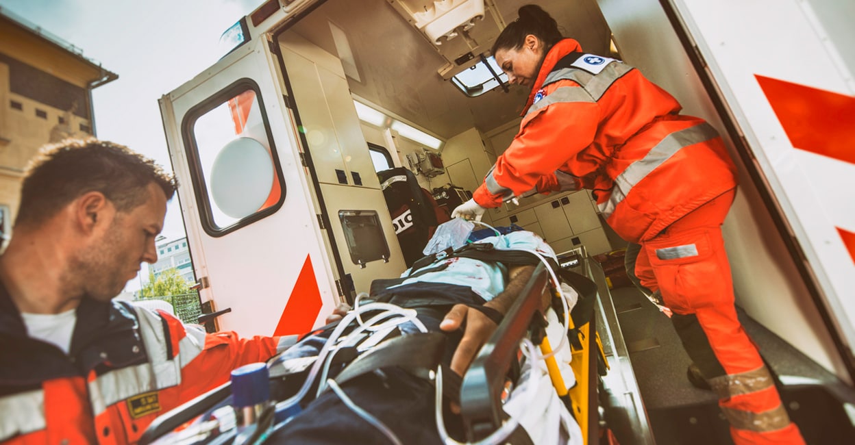 24 മണിക്കൂറും സഹായം തേടാം രക്ഷിച്ചത് 47000 ജീവനുകൾ കർമനിരതരായി ദുബായ് ...