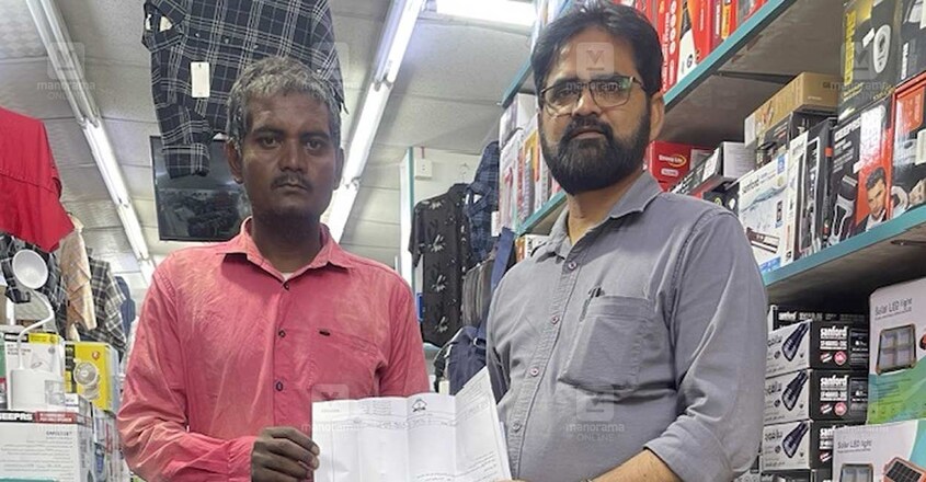 ഒരു കുപ്പി വെള്ളവുമായി ഇന്ത്യക്കാരൻ അറാർ മരുഭൂമിയിലൂടെ ഓടിയത് 35 ...