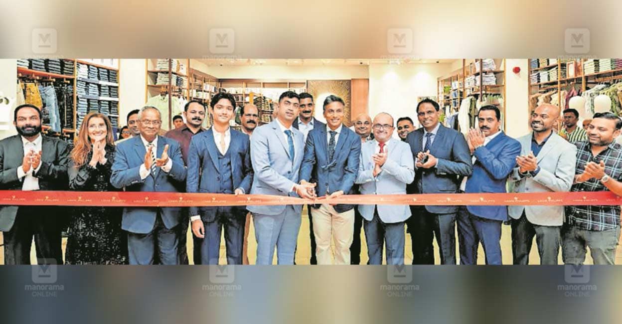 ബർജുമാൻ മാളിൽ ഷോറൂം തുറന്ന് ലൂയി ഫിലിപ് - Louis Philippe Dubai ...