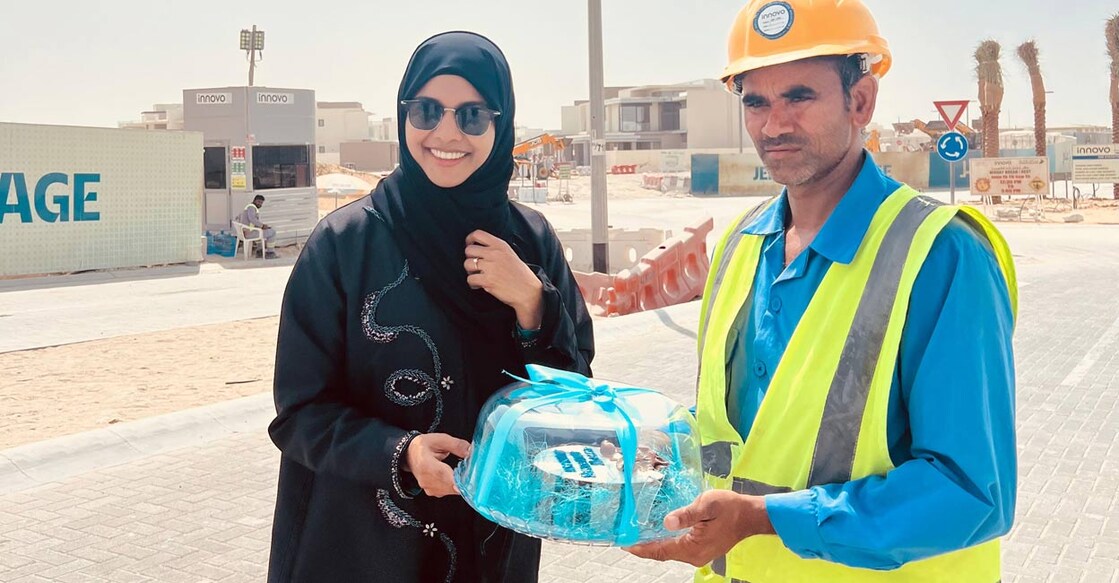 ‘മാഡം സൂപ്പറാണ്’; ചുട്ടുപൊള്ളുന്ന വെയിലിൽ ജോലി ചെയ്യുന്ന തൊഴിലാളികൾക്ക് ...