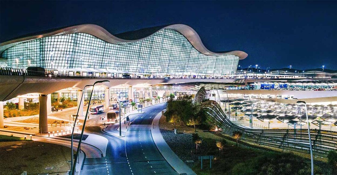 പത്തു വർഷത്തിനിടെ യുഎഇ വിമാനത്താവളങ്ങൾ വഴി യാത്ര ചെയ്ത് 100 കോടി പേ ...