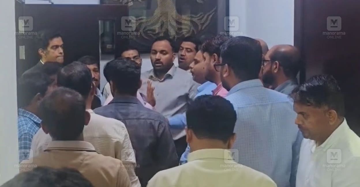 ഏഴാം ക്ലാസിലെ കമ്പ്യൂട്ടർ പുസ്തകത്തിന് 8 റിയാൽ! മസ്കത്ത് ഇന്ത്യ ...