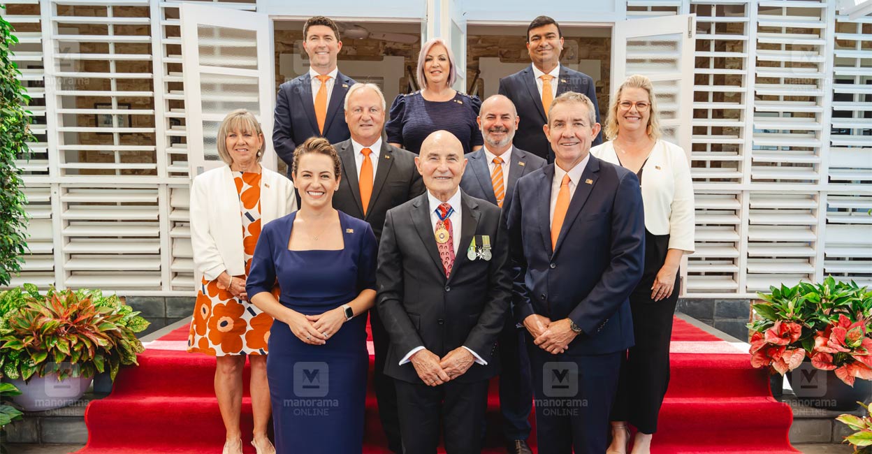 ജിൻസൺ ആന്റോ ചാൾസ് സത്യപ്രതിജ്ഞ ചെയ്തു - Jinson Anto Charles | Malayali ...