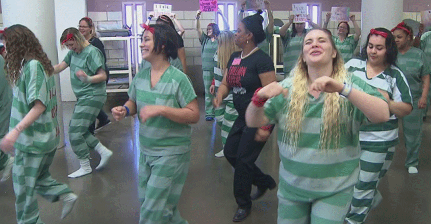 പ്രണയ ദിനത്തിൽ ഡാലസ് ജയിലിൽ വനിതാ തടവുകാരുടെ നൃത്തം