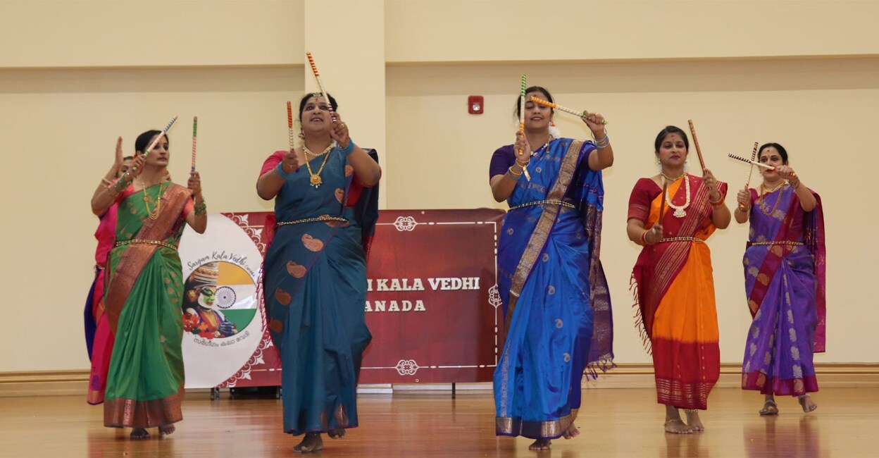 കാനഡയിൽ സൗഹൃദ കൂട്ടായ്മയിൽ വിരിഞ്ഞ 'സർഗം കലാവേദി' | US News in ...