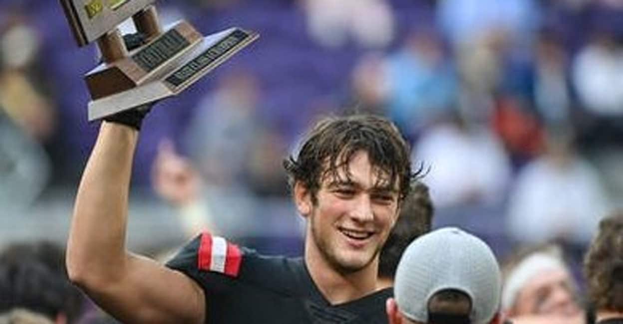 മുൻ കോളജ് ഫുട്ബോൾ താരം ടീഗൻ മാർട്ടിൻ കാർ അപകടത്തിൽ മരിച്ചു - US News ...