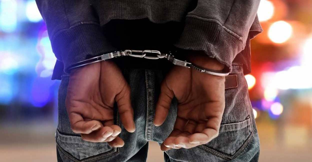 യുഎസിലെ ഇൻഡ്യാനയിൽ ട്രക്കിനുള്ളിൽ ഒളിപ്പിച്ചു കടത്തിയ കൊക്കെയ് ...