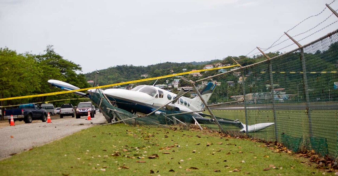 യുഎസിൽ ചെറുവിമാനം തകർന്ന് 6 മരണം - Youngstown plane crash | Ohio plane ...