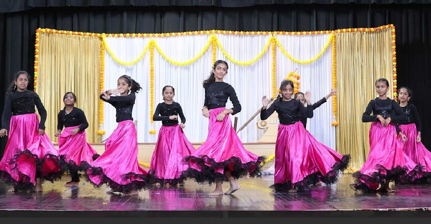 റിവർസ്റ്റോൺ ഒരുമയുടെ പൊന്നോണ നക്ഷത്രരാവ് ശ്രദ്ധേയമായി - Riverstone Malayali Association Oruma ...