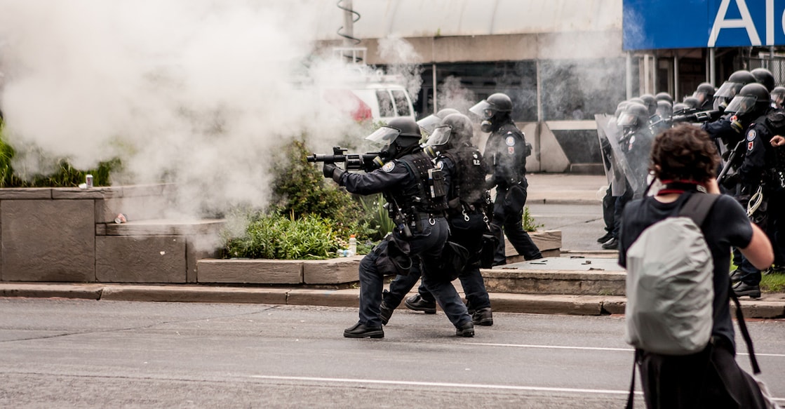 കുടിയേറ്റവിരുദ്ധ റെയ്ഡ് യുഎസിൽഇമിഗ്രേഷൻ ഏജന്റുമാരും നാട്ടുകാരും തമ്മി ...
