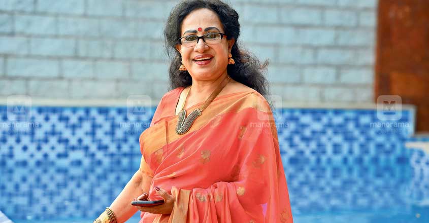 എഴുപതിലും നാൽപതിന്റെ യുവത്വം; നടി ഷീലയുടെ ആരോഗ്യ രഹസ്യങ്ങൾ | Actress ...