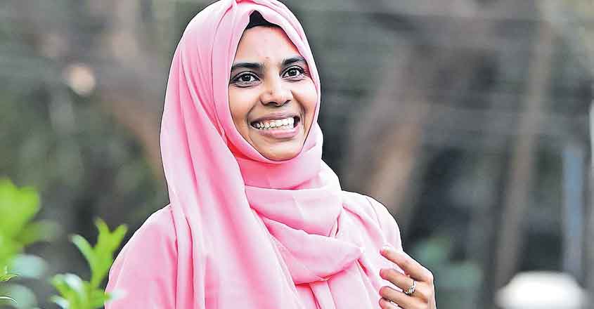 സാന്ത്വനത്തിന്റെ പാതയിൽ തണലായി എത്തിയ ഷറീന | Palliative care | Manorama ...