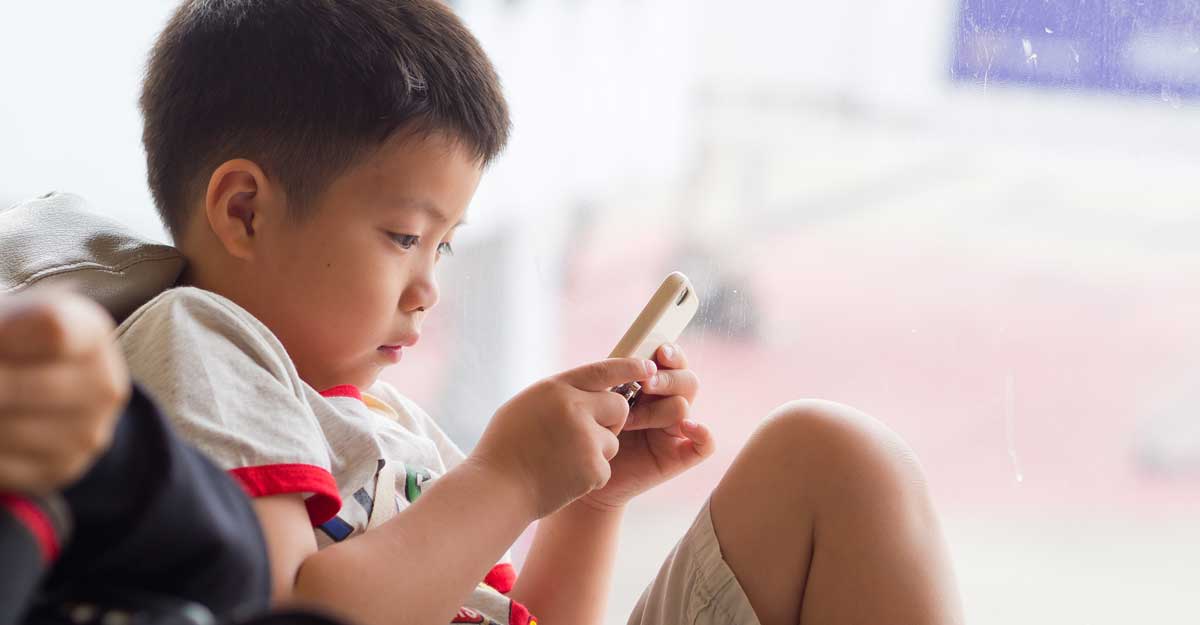 മൊബൈലിന്റെ പിടിയിൽനിന്ന് കുഞ്ഞുങ്ങളെ രക്ഷിക്കാം; മാതാപിതാക്ക ...