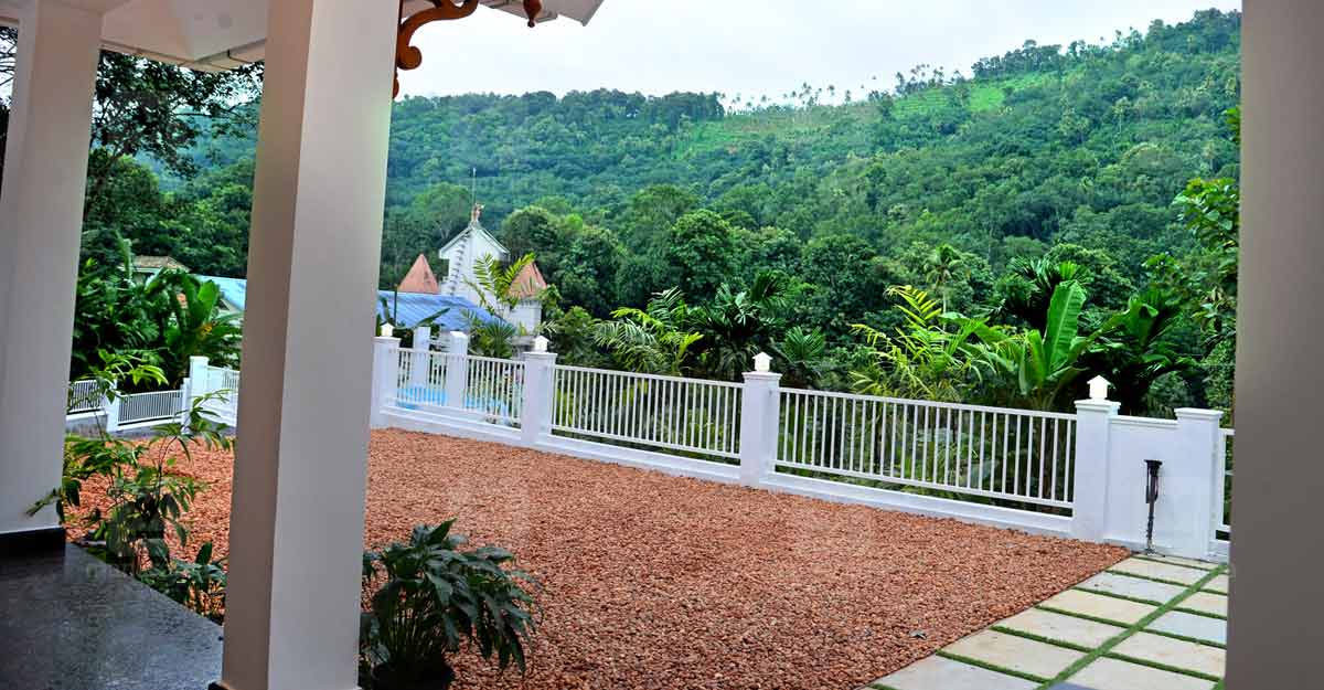 പ്രളയം, കൊറോണ..അതിജീവനത്തിന്റെ നേർസാക്ഷ്യമാണ് ഈ വീട്; കഥ ഇങ്ങനെ ...