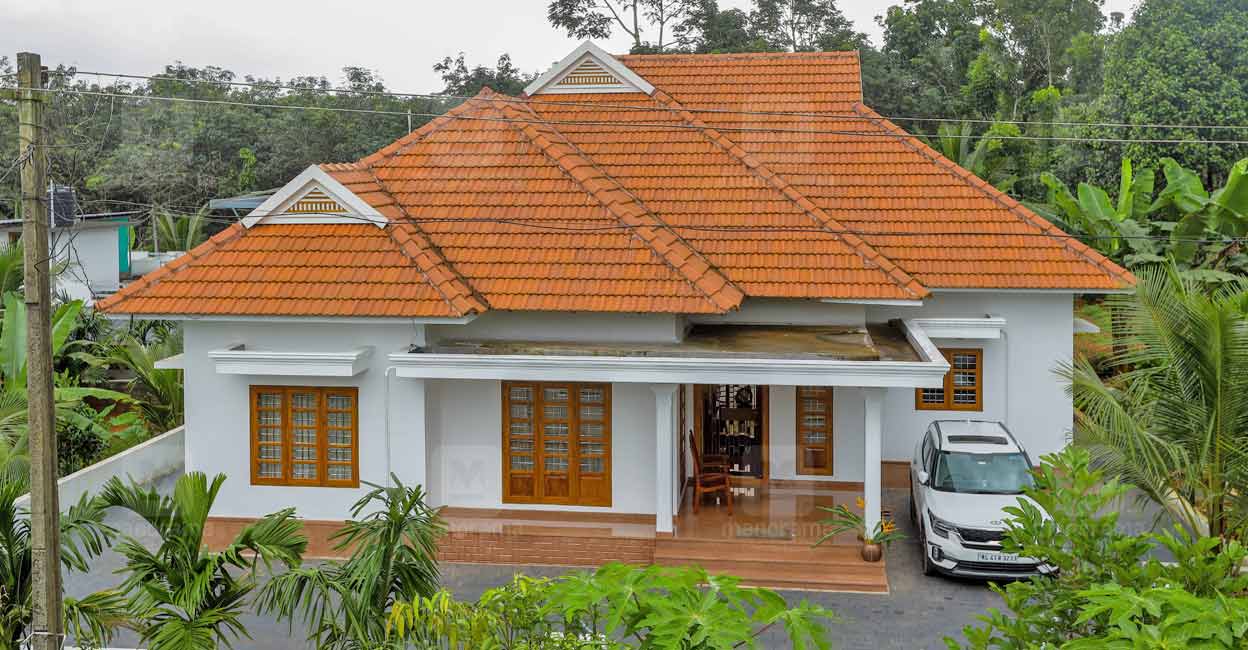 ഇത് മാതാപിതാക്കൾക്കുള്ള മകന്റെ സമ്മാനം! കേരളത്തനിമയുള്ള വീട് ...