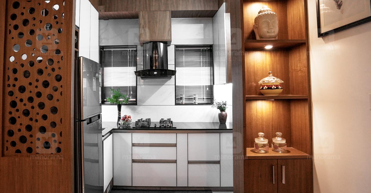 അന്ന് 3 സെന്റിനെ പലരും കയ്യൊഴിഞ്ഞു; ഇന്നവിടെ തലയെടുപ്പുള്ള മൂന്നുനില ...