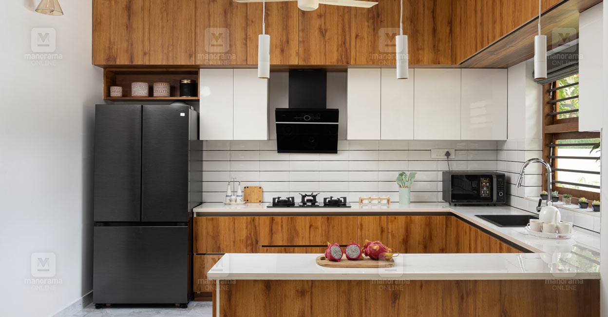 അടിമുടി ആഡംബരം; മനോഹരമായ കാഴ്ചാനുഭവമാണ് ഈ വീട്!