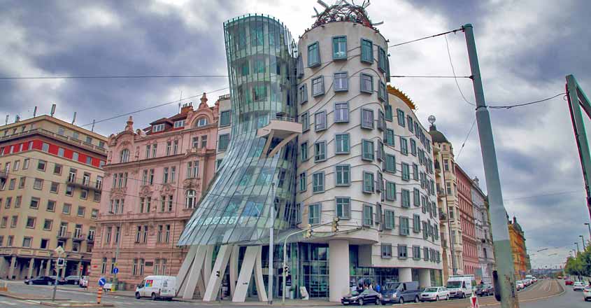 ഇത് ലോകത്തെ വിസ്മയിപ്പിക്കുന്ന ഡാൻസിങ് ഹൗസ്! പിന്നിലെ കഥ ഇങ്ങനെ Dancing ...