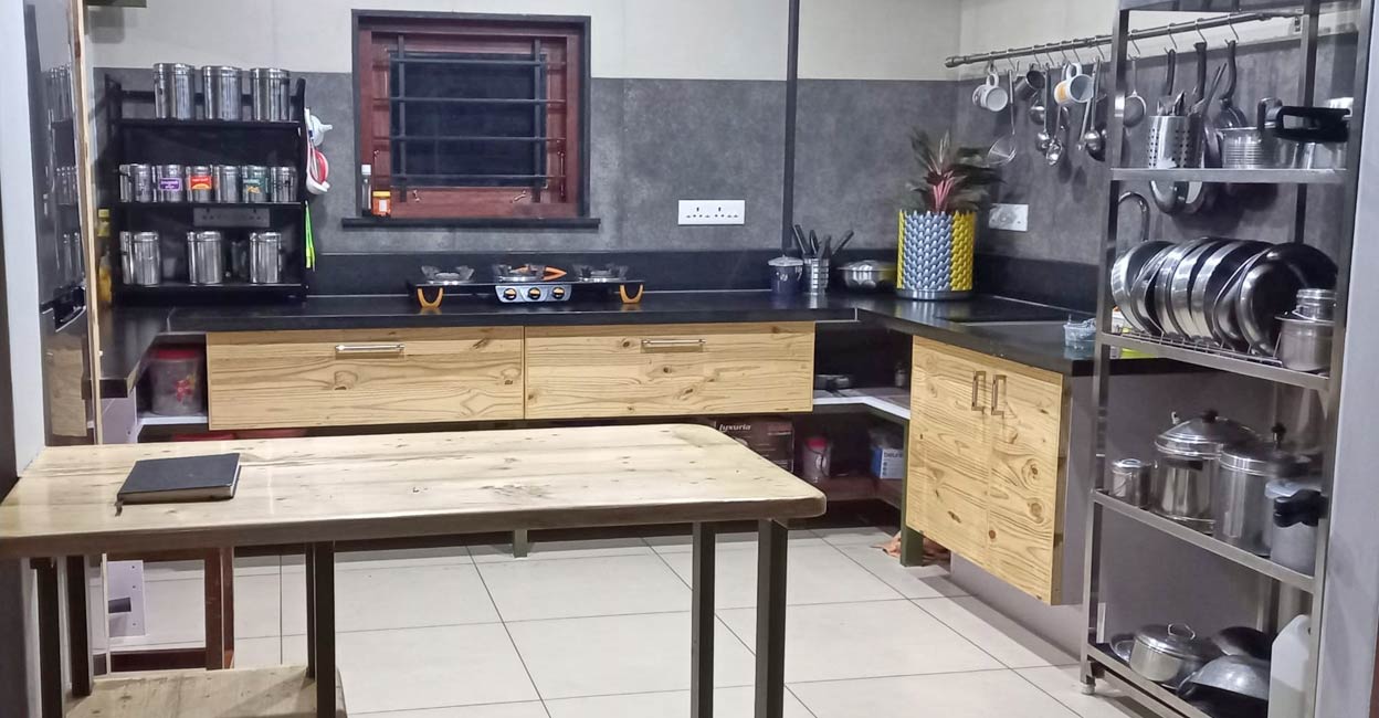 ഓപ്പൺ കിച്ചൻ വീടിന്റെ ശ്രദ്ധാകേന്ദ്രമാക്കി; മാറേണ്ടത് നമ്മുടെ തെറ്റിധാരണകൾ