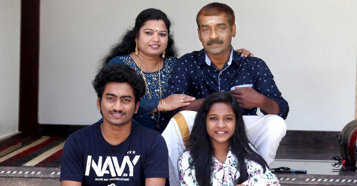 കരയാൻ കാരണങ്ങൾ നിരവധി ഉണ്ടായിരുന്നു; പക്ഷേ ഞാൻ ചിരിപ്പിച്ചു ...
