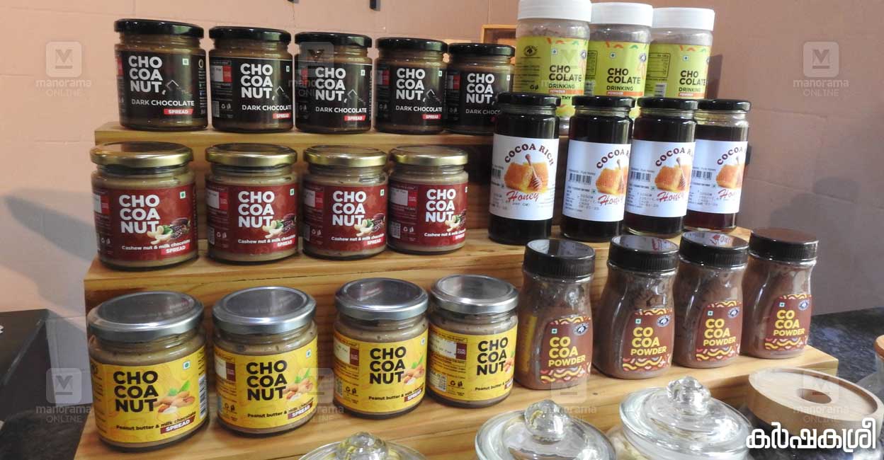 ഈ തോട്ടം കണ്ടാലുണ്ടല്ലോ സാറേ, പിന്നെങ്ങോട്ടും പോകാൻ തോന്നൂലാ ...