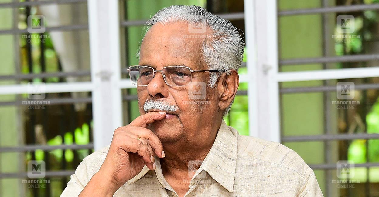 പ്രകാശത്തിന്റെ വിരലുകളെഴുതിയ കഥകൾ - T Padmanabhan | Malayalam Writer ...