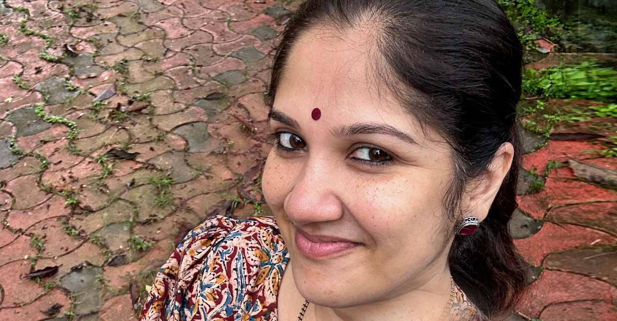 ഡോക്ടറാണ്, ഭർത്താവും മക്കളുമുണ്ട്; തിരക്കുകള്‍ക്കിടയിലും യാത്രകളെ ചേ ...