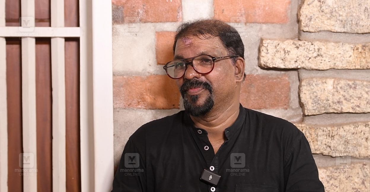 ജനഹൃദയം കീഴടക്കിയത് എന്റെ 88 പെൺമക്കളില്‍ മൂത്തവൾ; 'കണ്ണട'യ്ക്കു മുൻപും ...