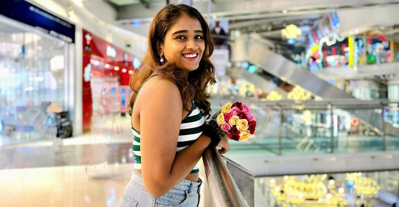 പുതുതലമുറയിലെ റൈറ്റിങ് സെൻസേഷൻ 300 കോപ്പിയിൽ നിന്ന് അരലക്ഷത്തിലേക്ക് നിമ്ന വിജയ് എന്ന ട്രെൻഡ് ...