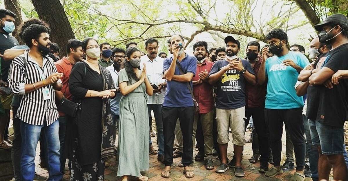 കഥ കേട്ടപ്പോൾ ഭാര്യ ചോദിച്ചു, ഇതു ചെയ്യണോ?: സാറയുടെ കഥയുമായി ജൂഡ് ...