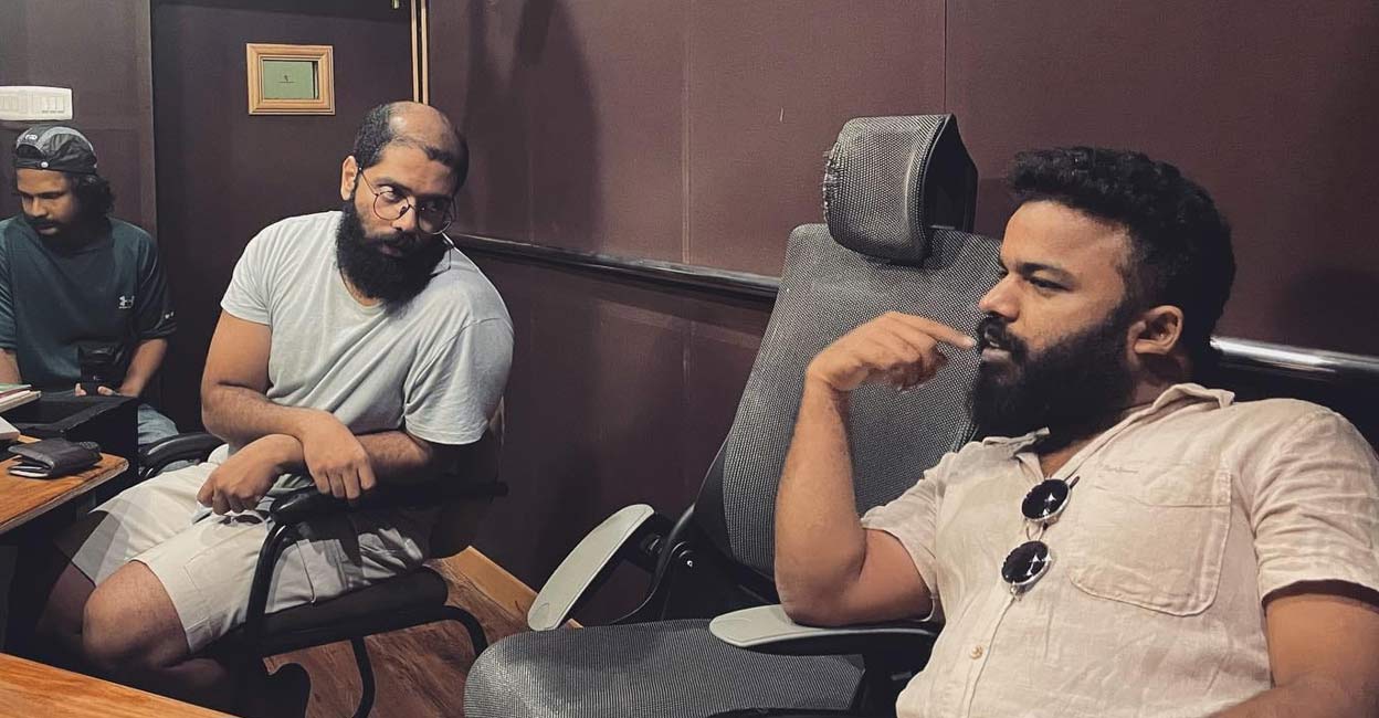 പടവെട്ട് രണ്ടാം ഭാഗം വന്നേക്കാം: ഗീതു മോഹൻദാസിന്റേത് യുദ്ധം: ലിജു കൃഷ്ണ ...