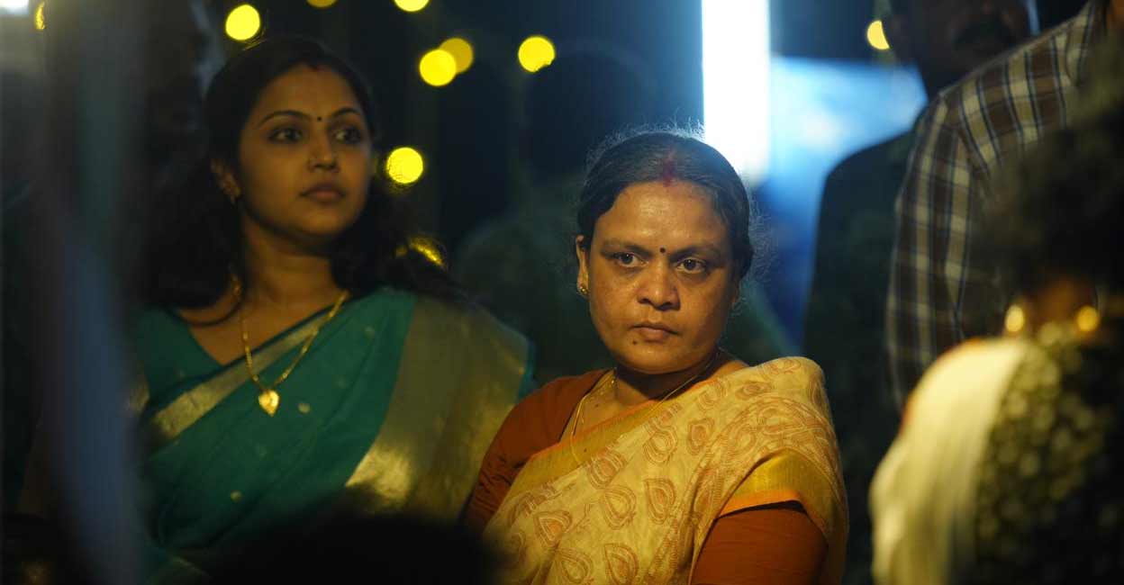 മലയൻകുഞ്ഞിലെ ഫഹദിന്റെ അമ്മ; 40കാരിയായ ജയ കുറുപ്പ് | Jaya Kurup Actress