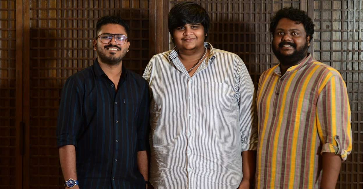 ‘അറ്റൻഷൻ പ്ലീസ്’; കൂട്ടുകാരനെ കുത്തി വീഴ്ത്തിയ സൈക്കോ ഇവിടുണ്ട് ...